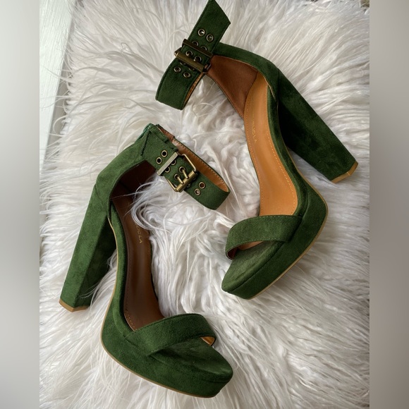 Shoe Republic LA | Shoes | Retro Avocado Pea Green Gold Chunky Open Toe ...